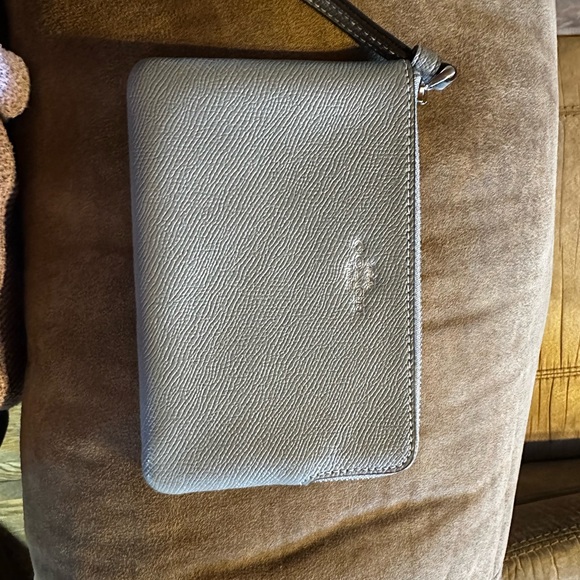 Coach | Bags | Coach Light Gray Wallet With Pebbled Leather Texture And ...